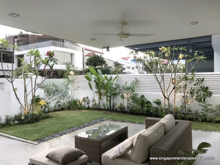 Landed house garden : A typical day of excellence